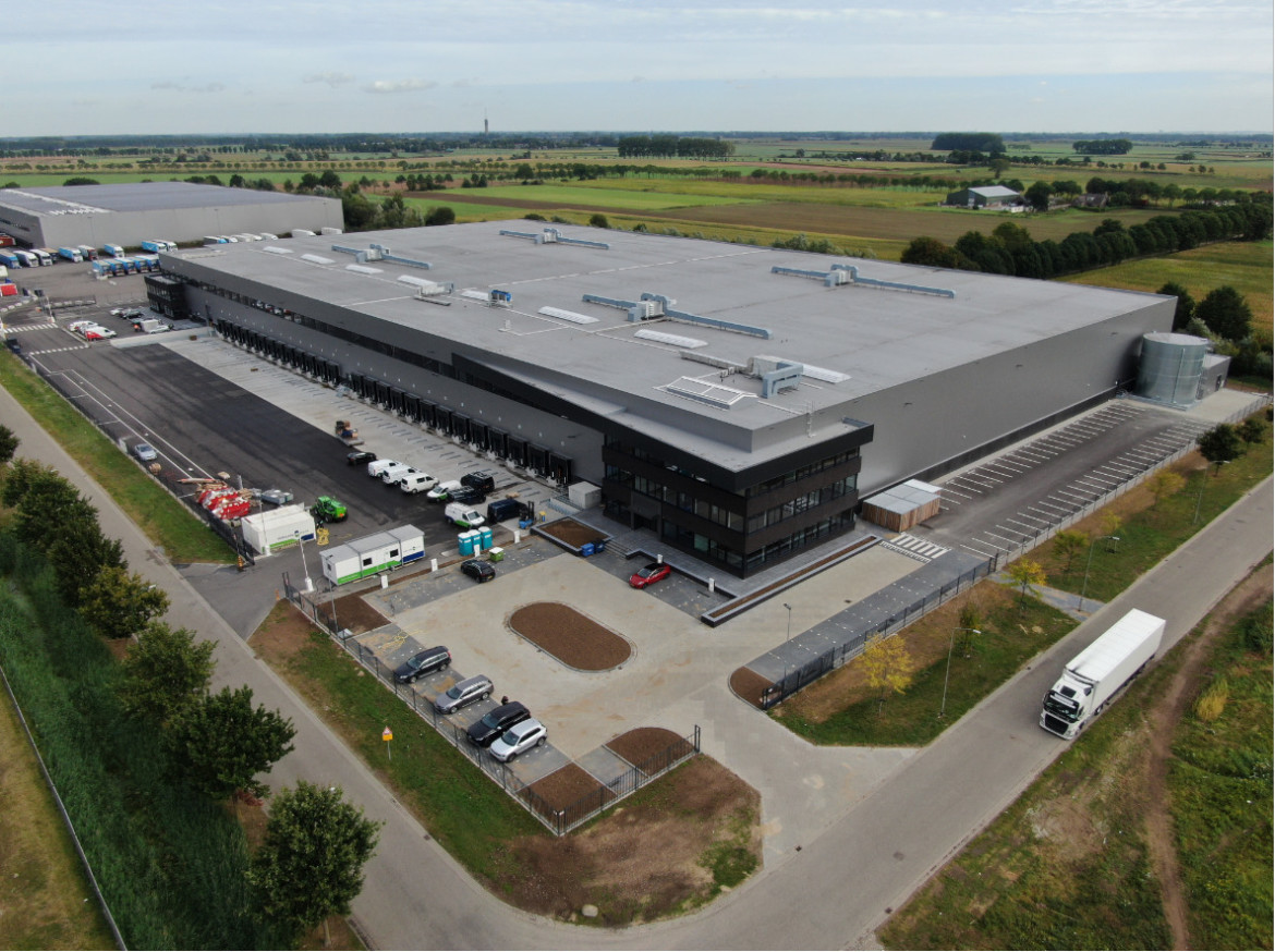 Nieuwbouw DC Vos Logistics in Oss succesvol opgeleverd » Groenewout